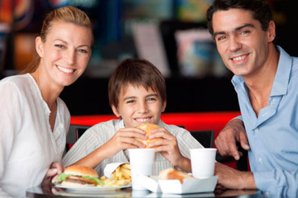 Tips to Make Fast Food Friendlier for Kids - fastfoodinusa