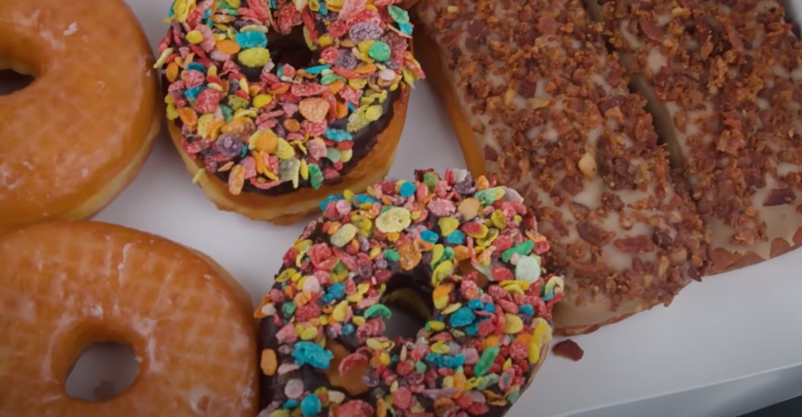 Finding The Best Doughnuts In Los Angeles - video Fast Food