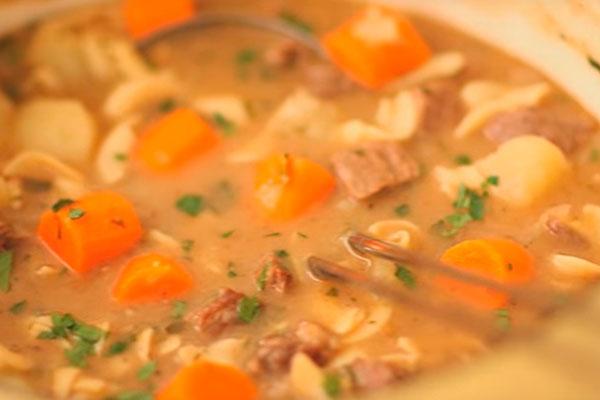 Easy Beef Stew with Noodles - video Fast Food